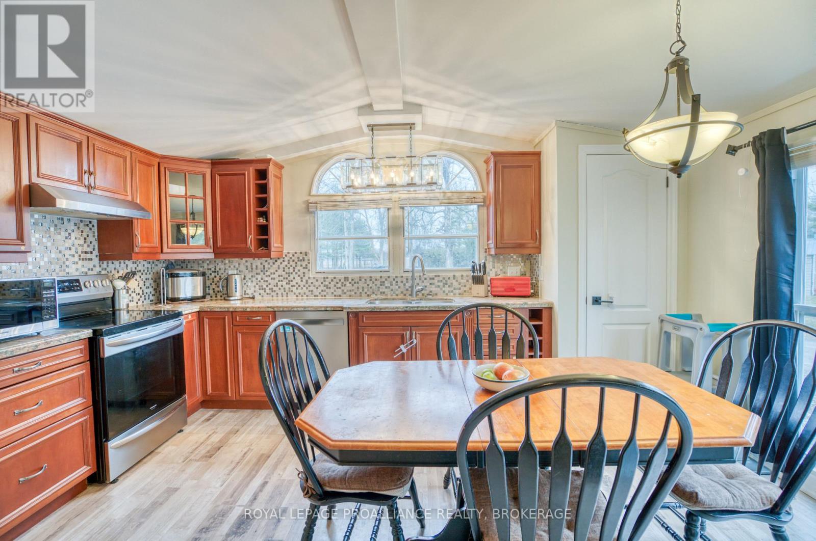 For sale: 1 TAYLOR STREET, Rideau Lakes, Ontario K0G1E0 - X12953678 ...