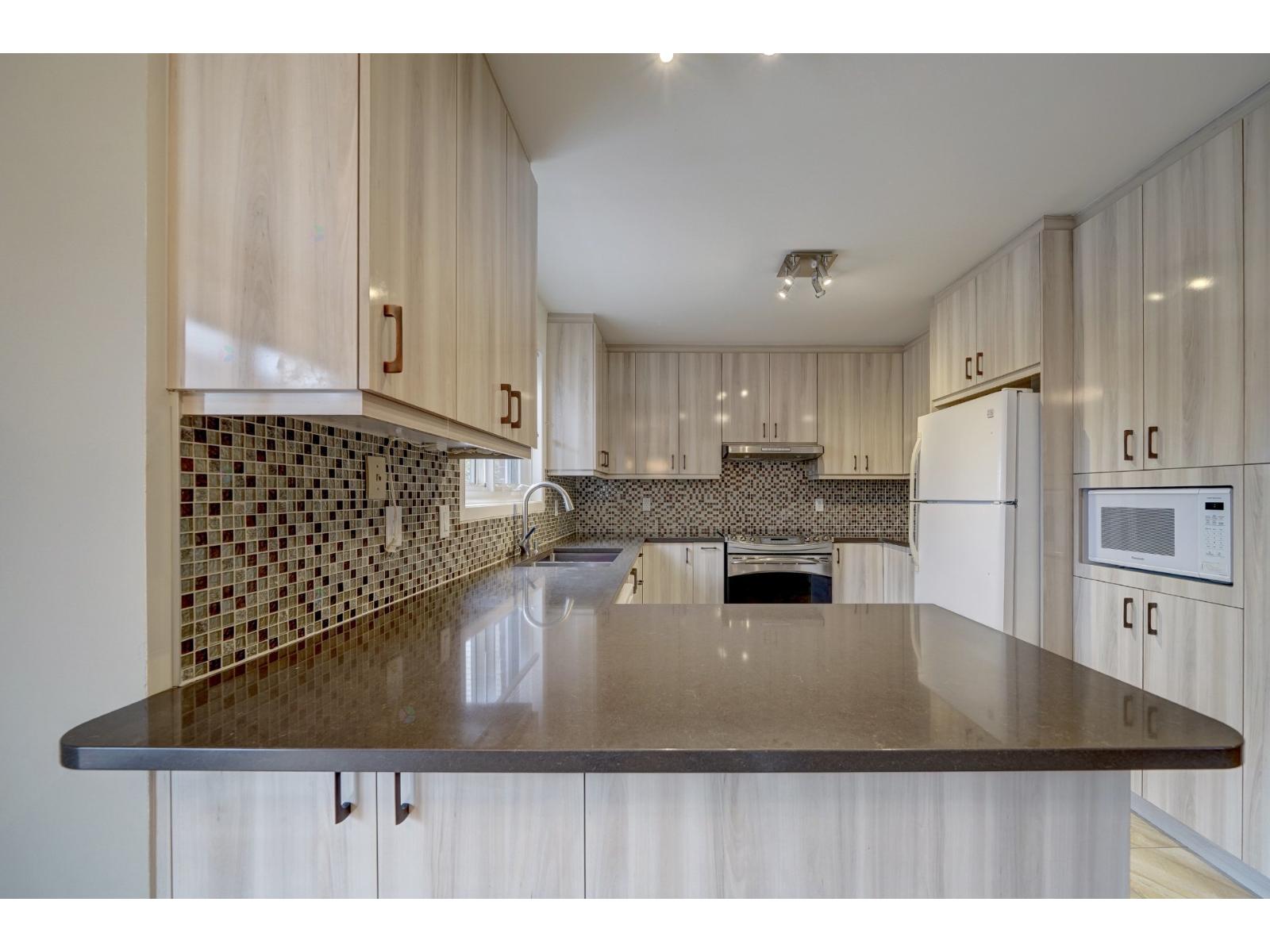For sale: 3740 Rue Ontario, Brossard, Quebec J4Y3A2 - 11654369 | REALTOR.ca