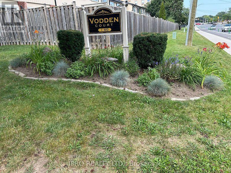 For sale: 52 VODDEN COURT, Brampton (Brampton North), Ontario L6V2V7 ...