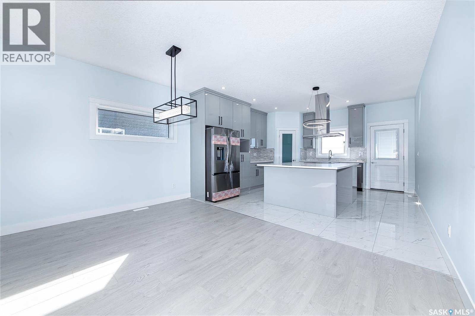 For sale: 906 Bentley MANOR, Saskatoon, Saskatchewan S7L6P4 - SK031019 ...