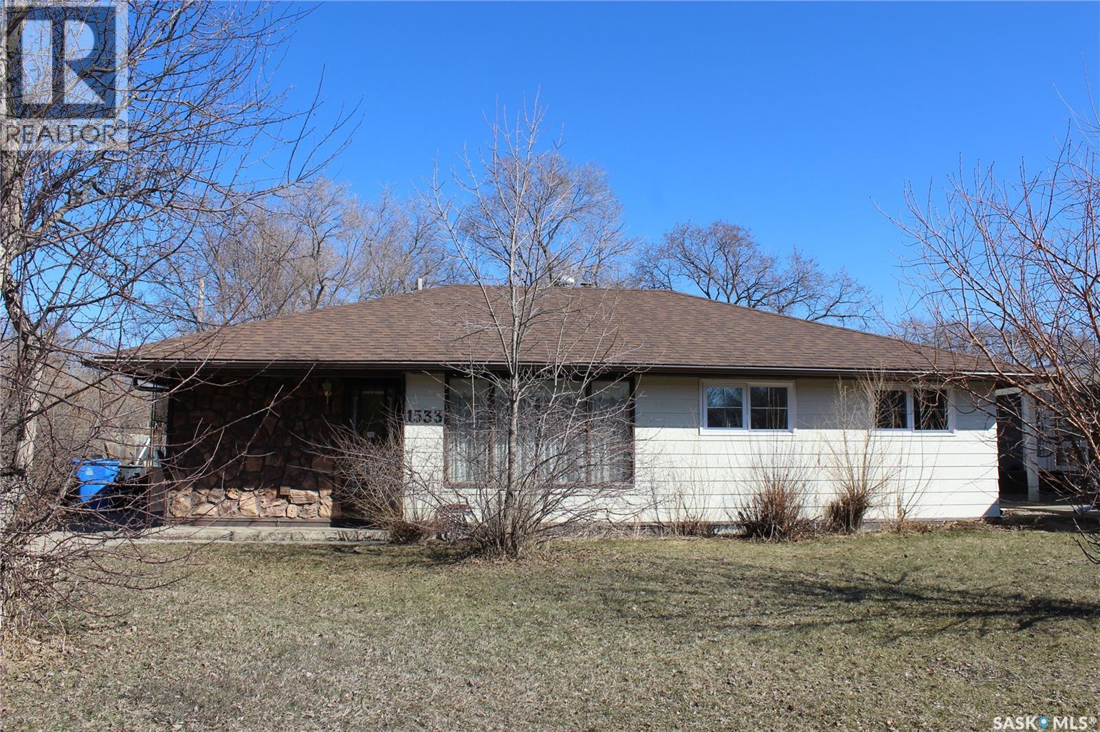 For sale: 1533 Thorn CRESCENT, Estevan, Saskatchewan S4A1N7 - SK032249 ...