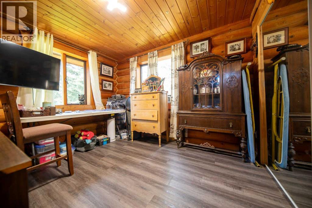 For sale: 69067 HWY 40, Grovedale, Alberta T0H1X0 - A2250899 | REALTOR.ca
