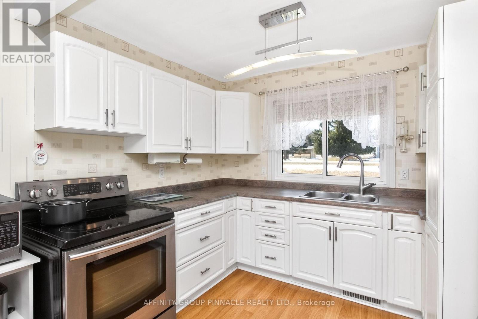 For sale: 272 CROSBY DRIVE, Kawartha Lakes (Emily), Ontario K0M1A0 ...