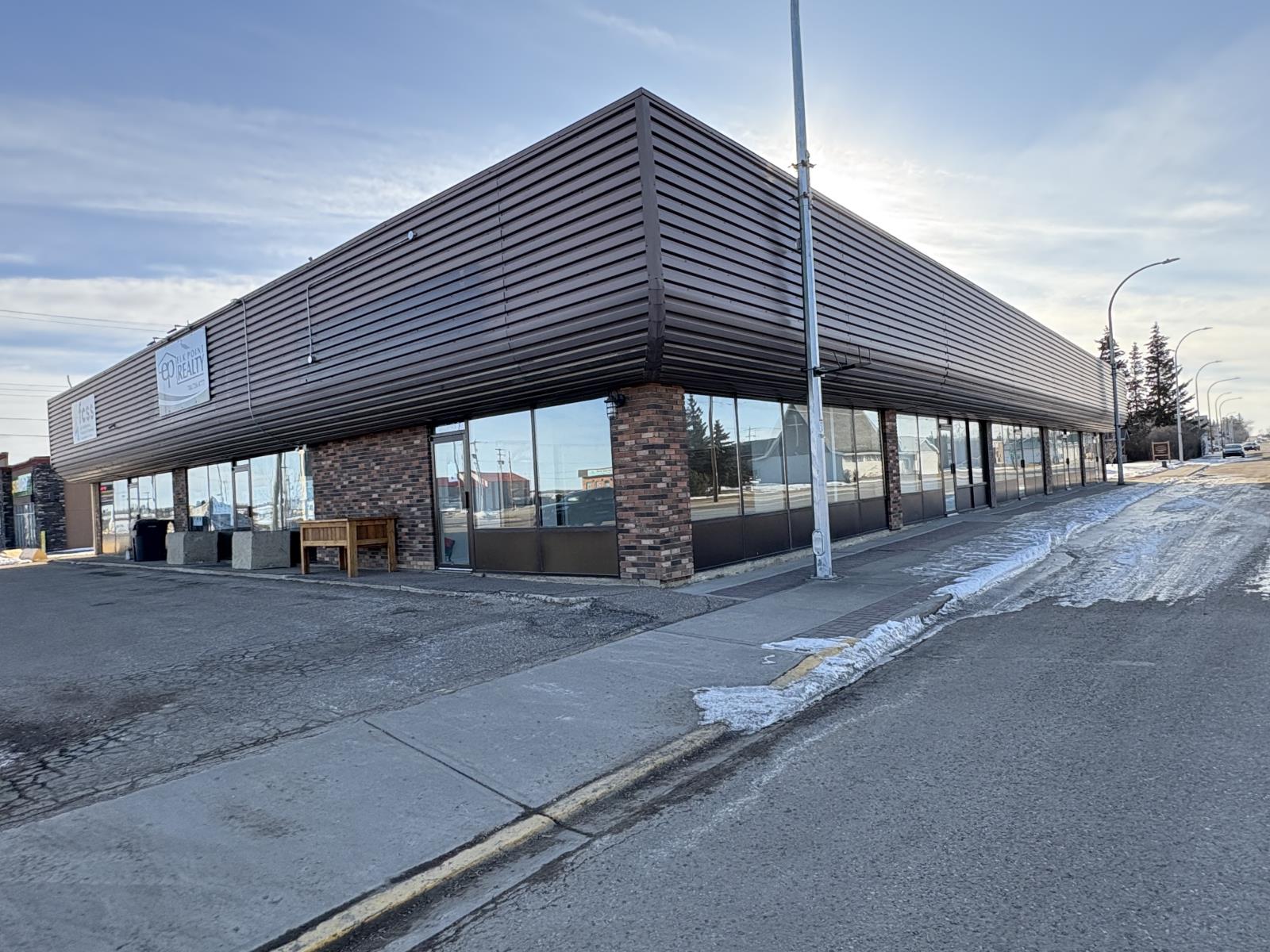 For sale: 4811 50 Avenue, Elk Point, Alberta T0A1A0 - 43689504 | REALTOR.ca