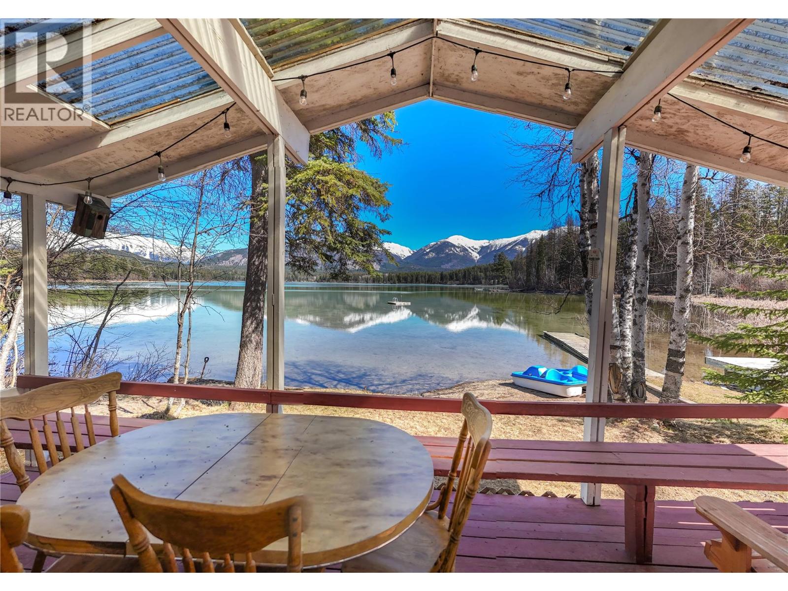 For sale: 1415 Tie Lake Shore S Road, Jaffray, British Columbia V0B1T0 ...