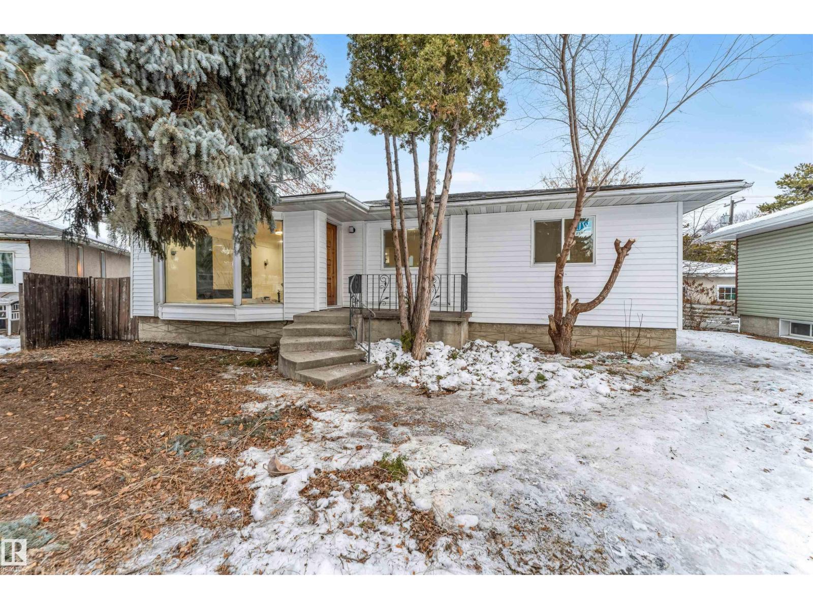 For sale: 12423 91 ST NW, Edmonton, Alberta T5B4C7 - E4481720 | REALTOR.ca