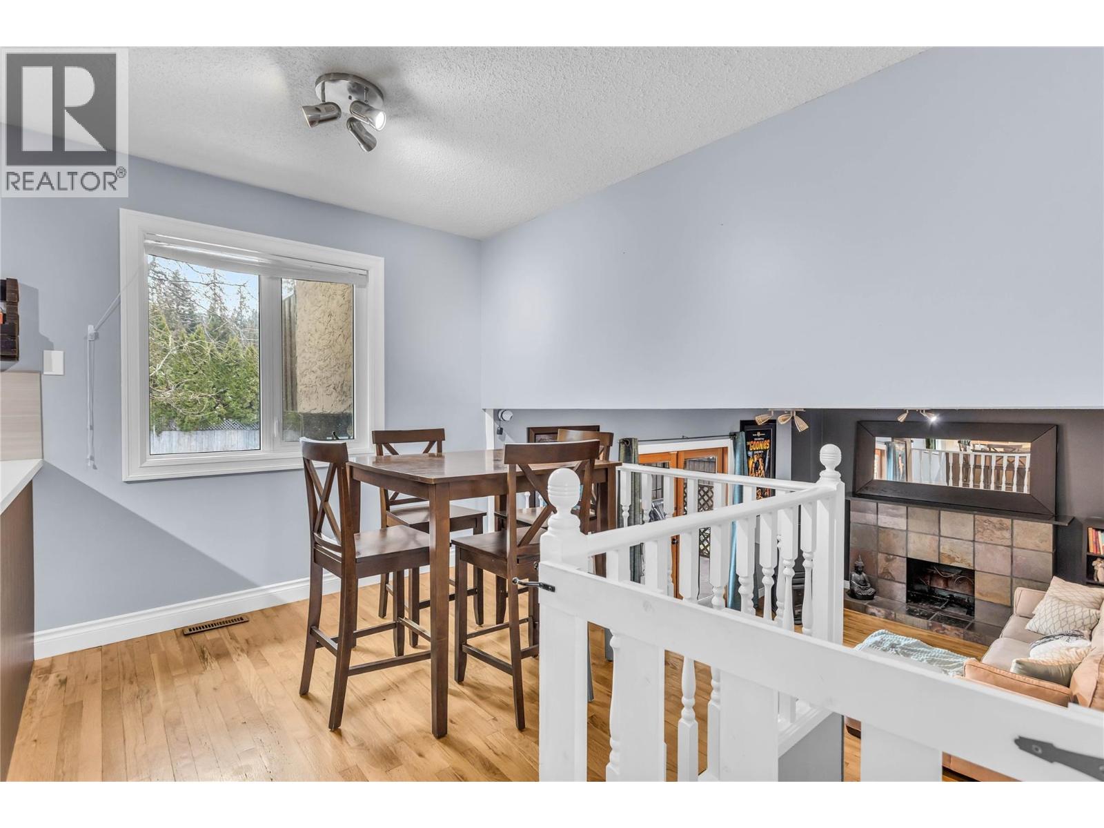 For sale: 863 Hammer Avenue, Kelowna, British Columbia V1W2B7 ...