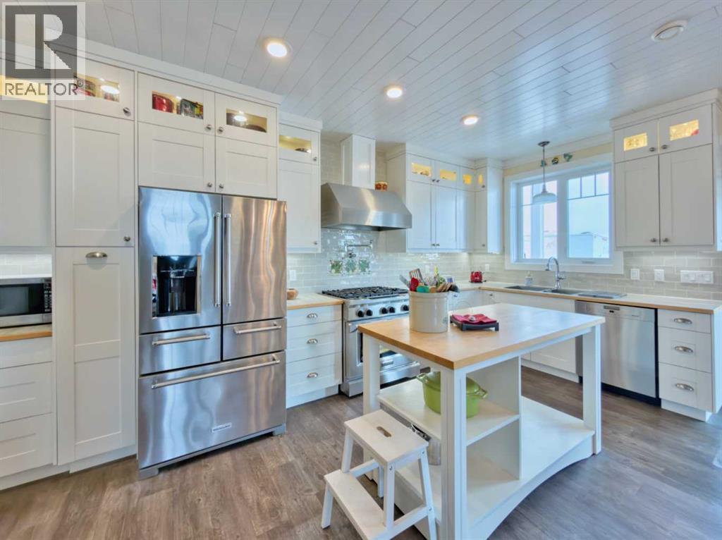 For sale: 42015 RR280, Hill Spring, Alberta T0K1W0 - A2298349 | REALTOR.ca