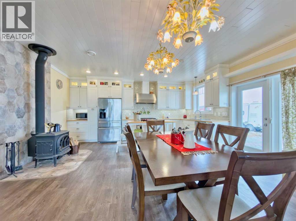 For sale: 42015 RR280, Hill Spring, Alberta T0K1W0 - A2298349 | REALTOR.ca