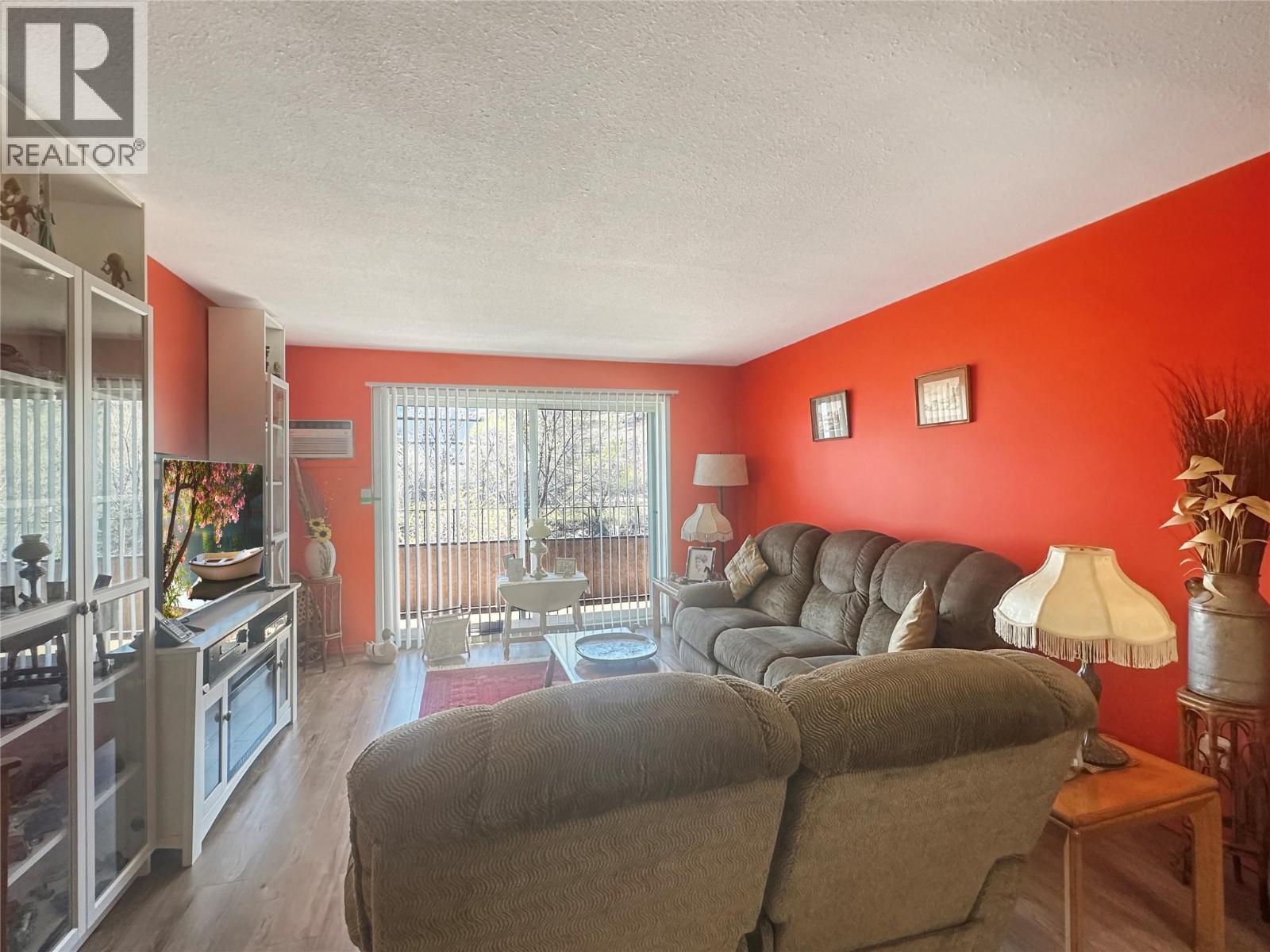 For sale: 337 MCKINNEY Road Unit# 211, Oliver, British Columbia V0H1T3 ...