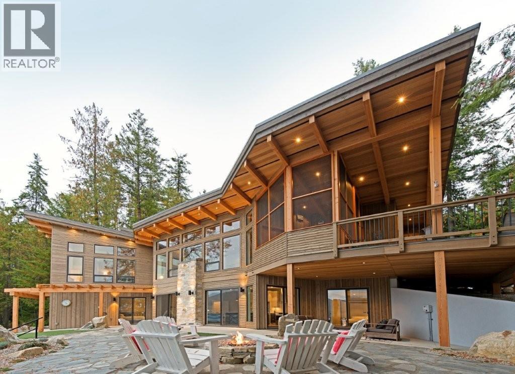For sale: 4125 Eagle Bay Road, Eagle Bay, British Columbia V0E1T0 ...