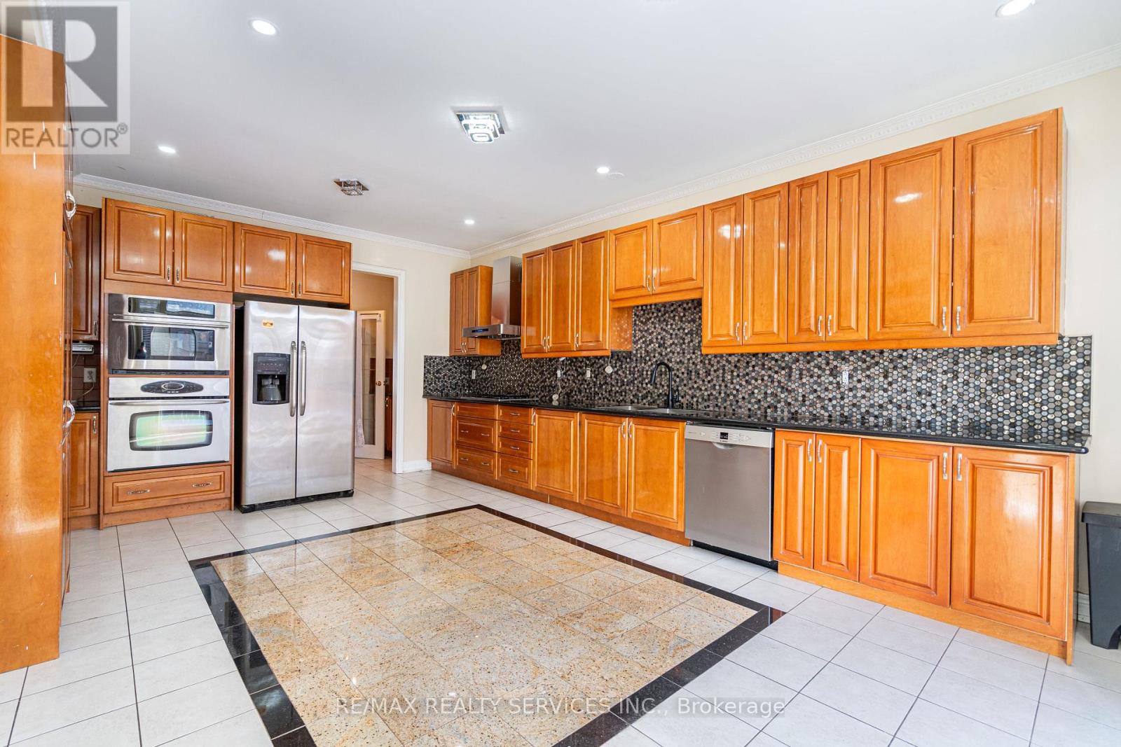 For sale: 52 MOUNT ROYAL CIRCLE, Brampton (Vales of Castlemore North ...