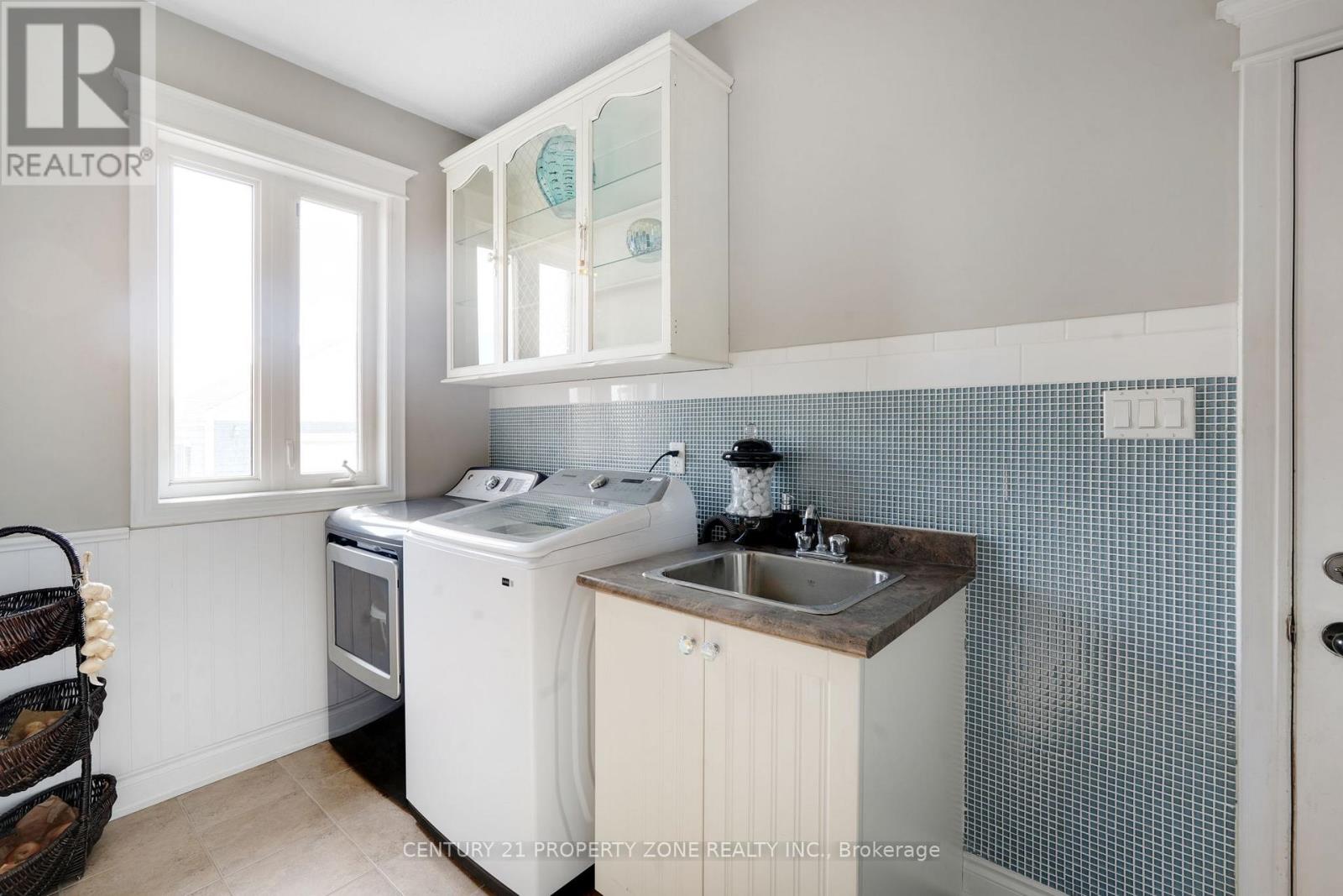 For sale: 2 HARRY PARKER PLACE, Adjala-Tosorontio, Ontario L0M1J0 ...