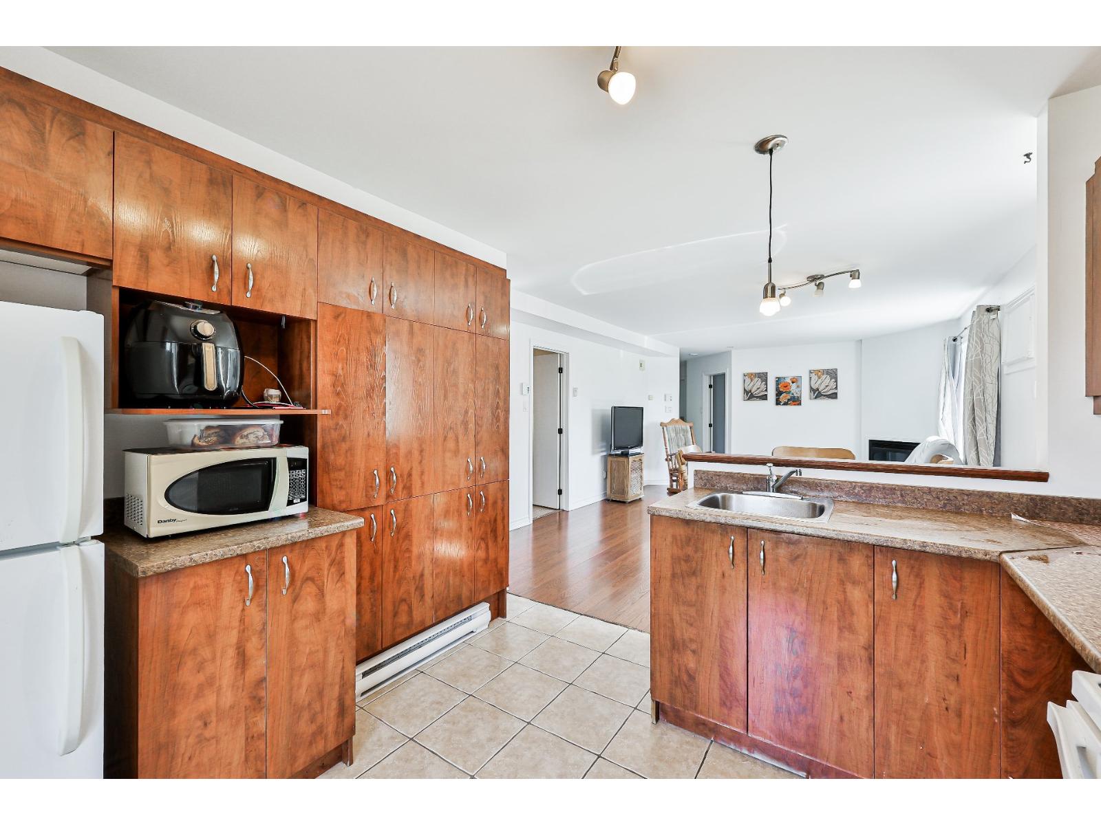 For sale: 4902-4906 Rue de Horta, Laval (Chomedey), Quebec H7W0A9 ...