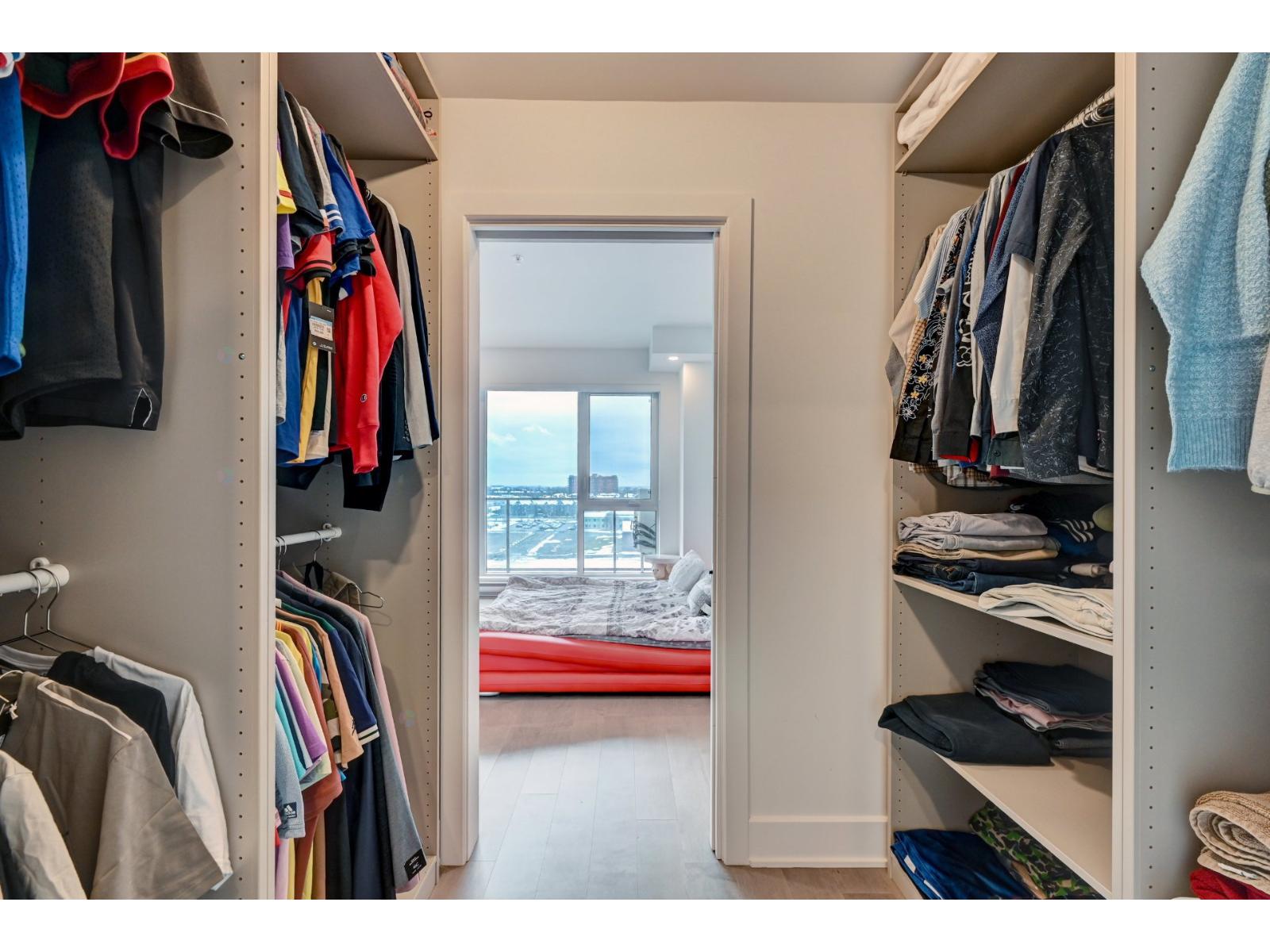 À vendre : 2835 Av. du Cosmodôme, #901, Laval (Chomedey), Québec H7T0R8 ...