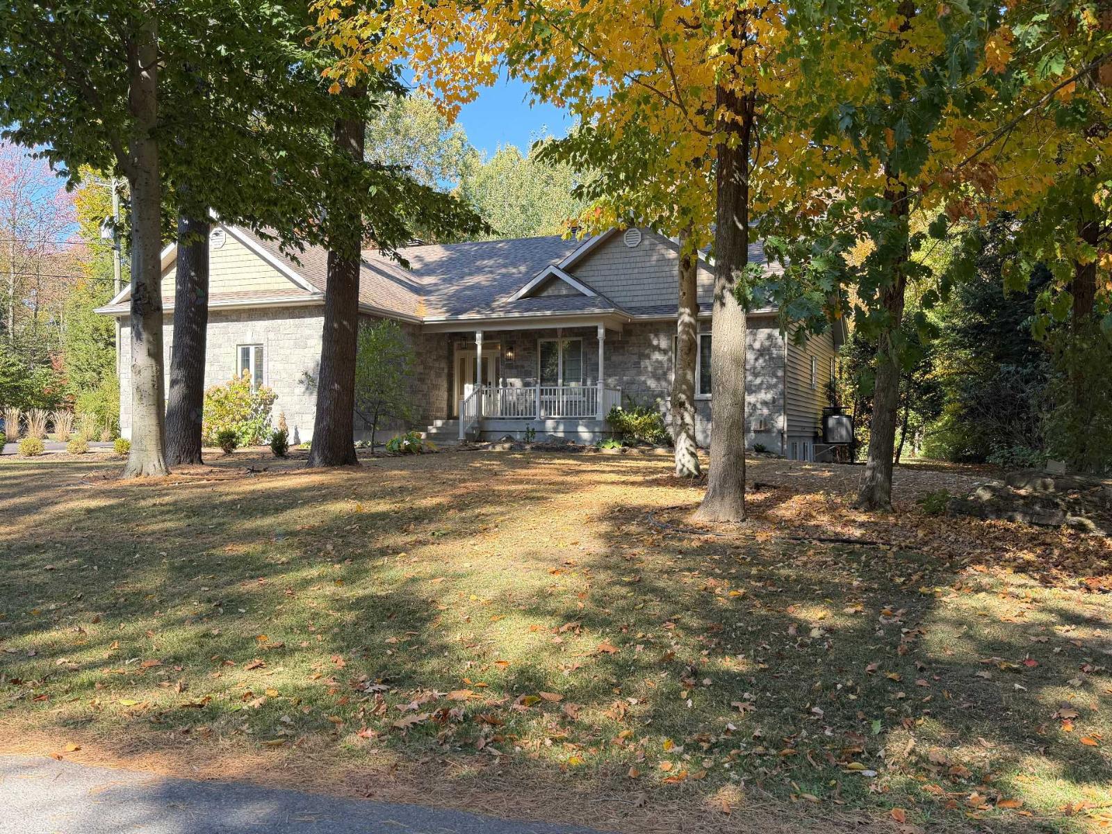 For sale: 2809 Rue du Sanctuaire, Saint-Lazare, Quebec J7T0B7 ...
