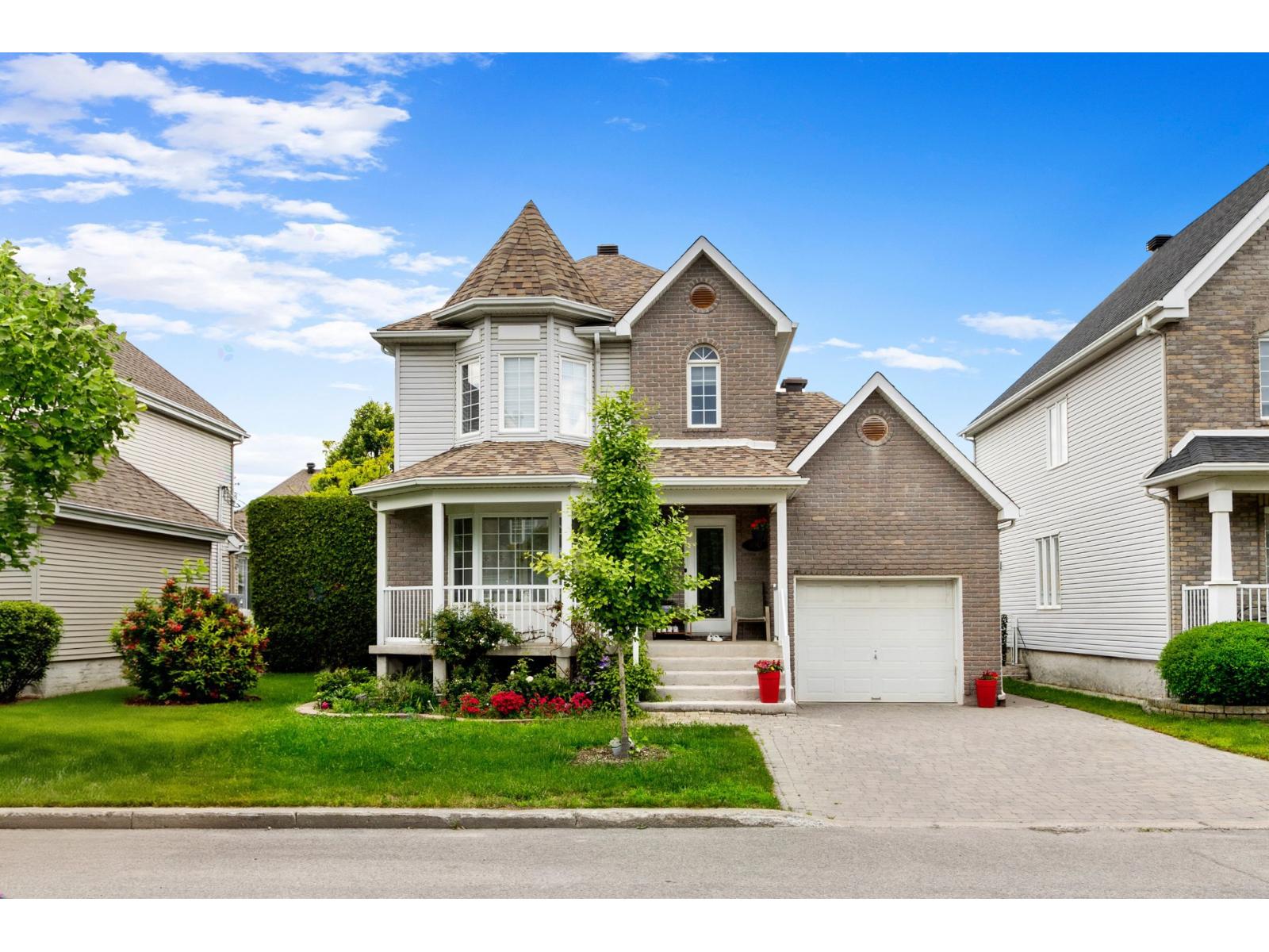 For sale: 3041 Rue Pierre-Corneille, Laval (Chomedey), Quebec H7P5Z8 ...