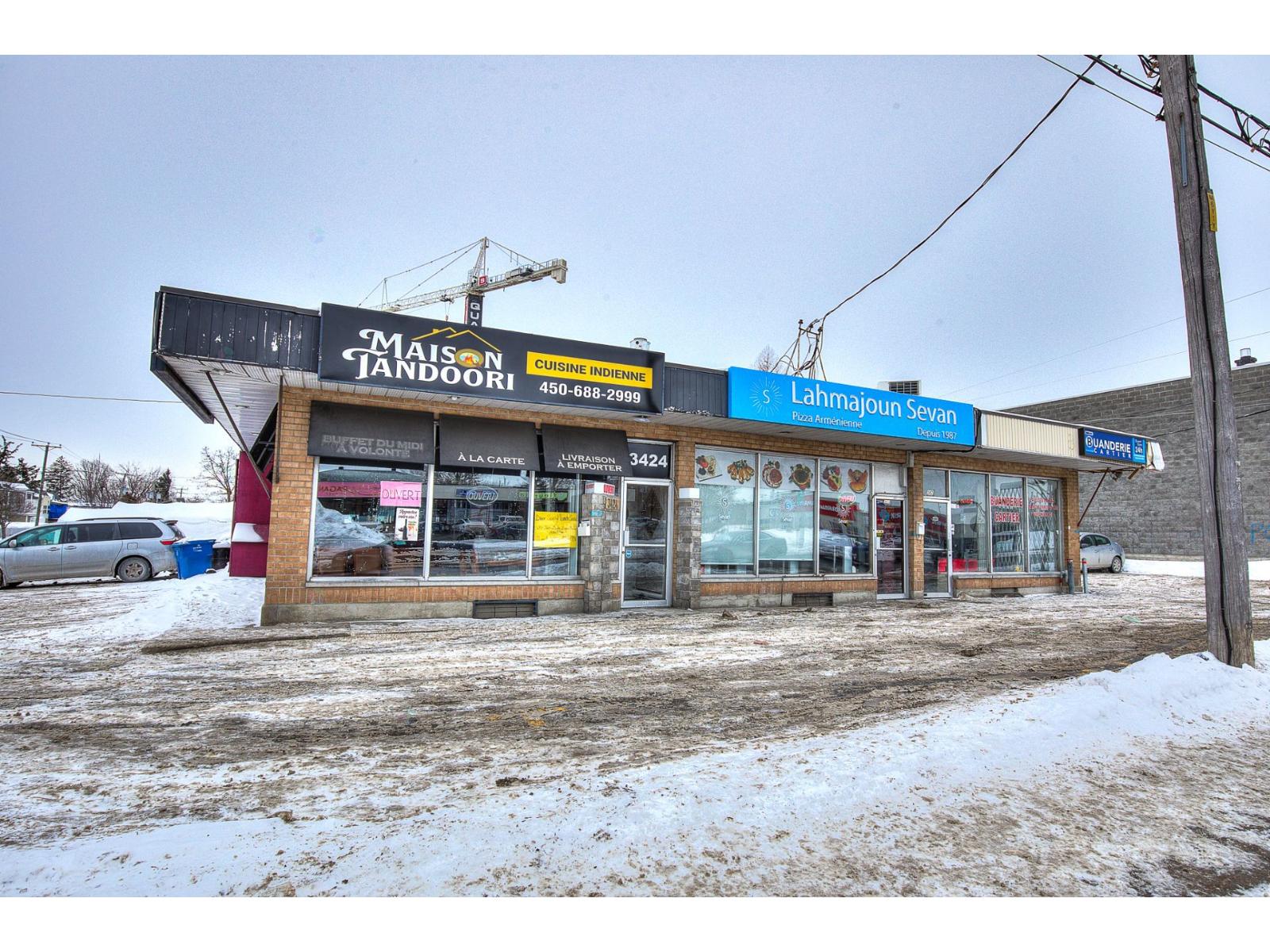 For sale: 3424-3428 Boul. Cartier O., Laval (Chomedey), Quebec H7V1K2 ...