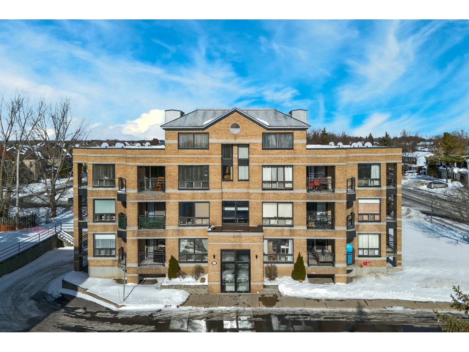 For sale: 421 Rue Roger-Pilon, #304, Dollard-des-Ormeaux, Quebec H9G2S1 ...