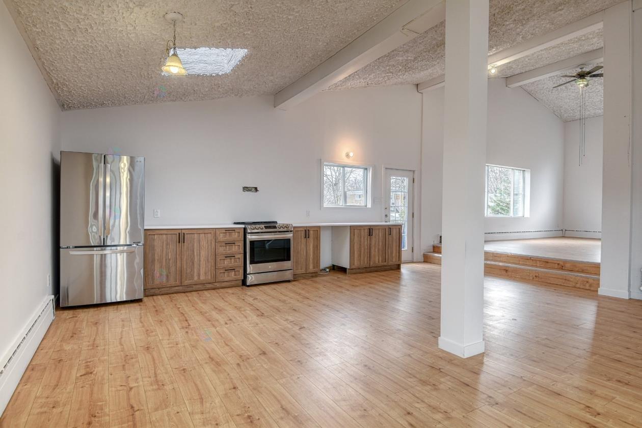 À vendre : 350 Boul. Lacombe, Repentigny (Le Gardeur), Québec J5Z1N3 ...