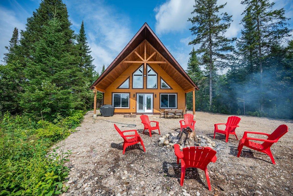 For sale: 827 Ch. de la Chute, Mansfield-et-Pontefract, Quebec J0X1R0 ...
