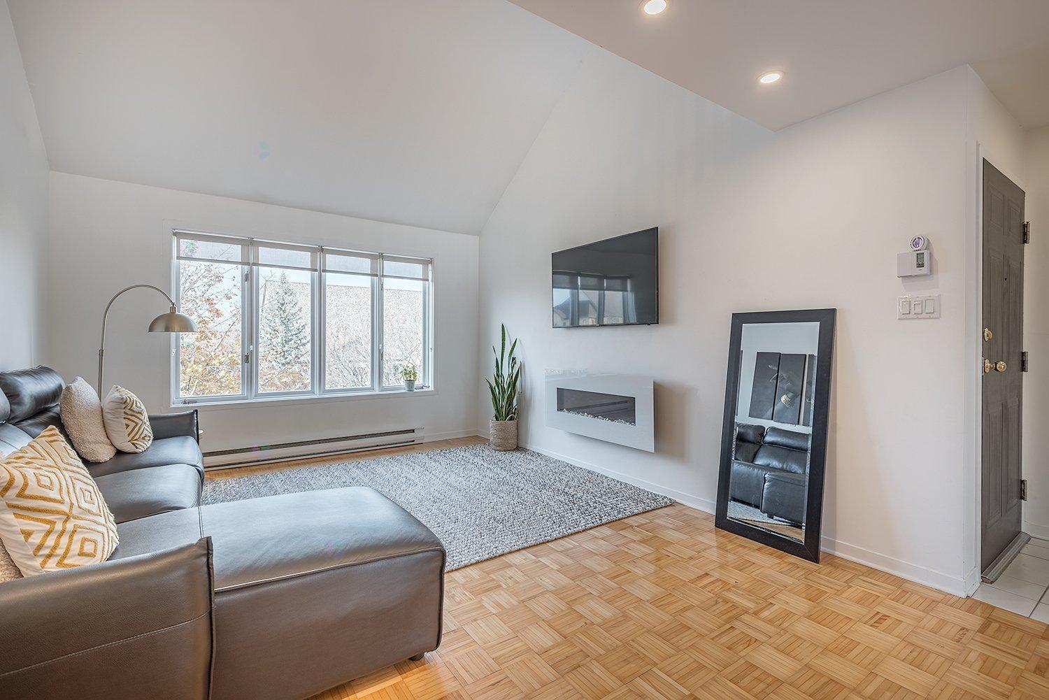 For sale: 3025 Rue Pierre-Thomas-Hurteau, #6, Longueuil (Saint-Hubert ...
