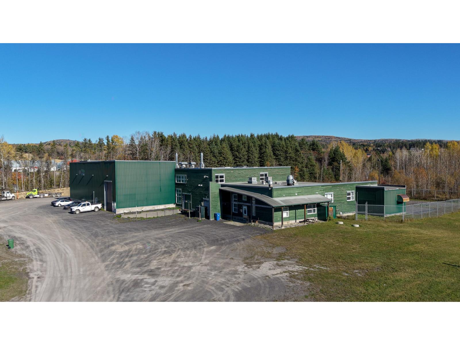 For lease: 310 Rue des Forges, Amqui, Quebec G5J0C9 - 19897186 | REALTOR.ca