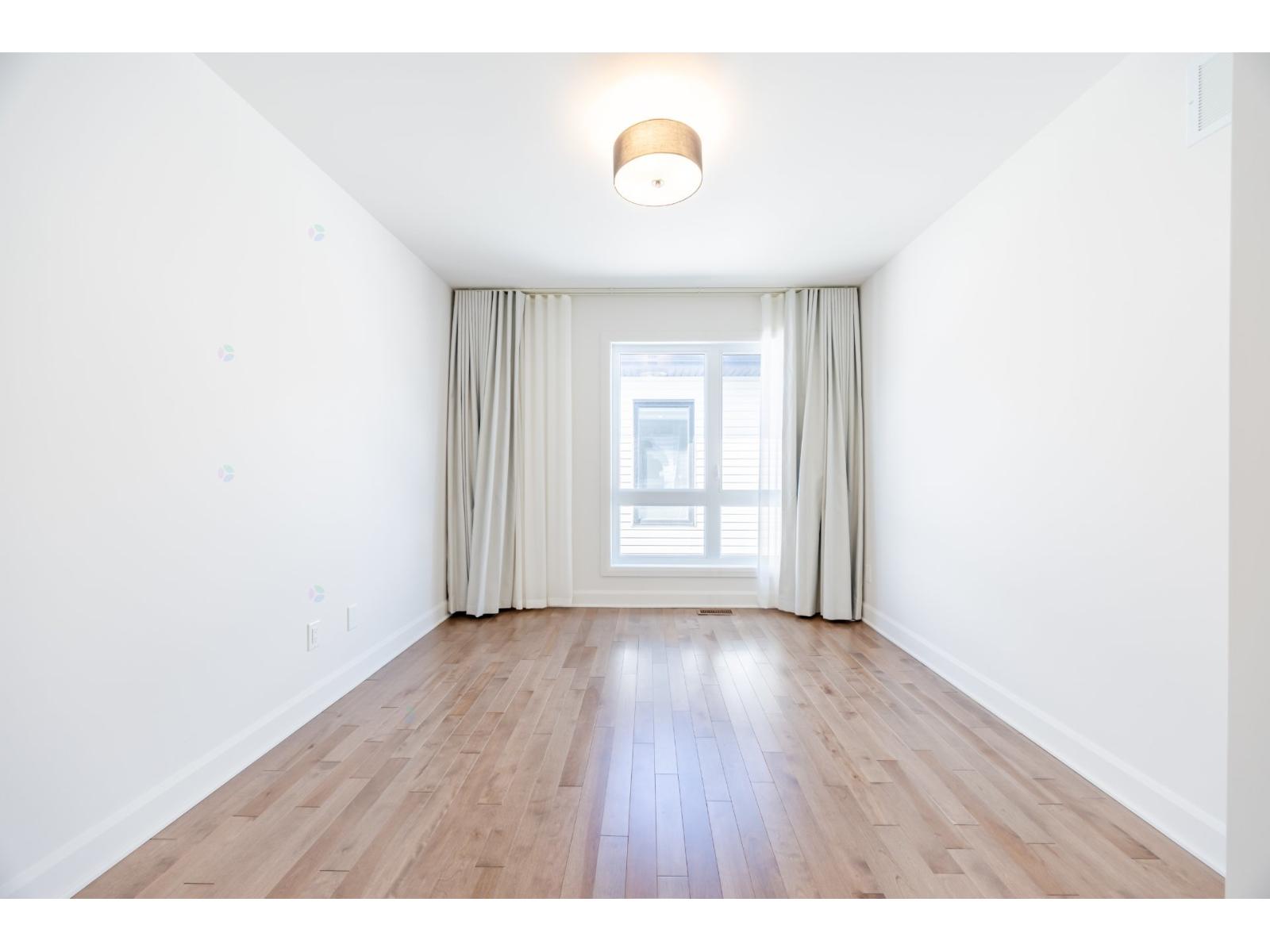 For sale: 1153 Rue Claude-Martineau, Laval (Chomedey), Quebec H7W0K6 ...