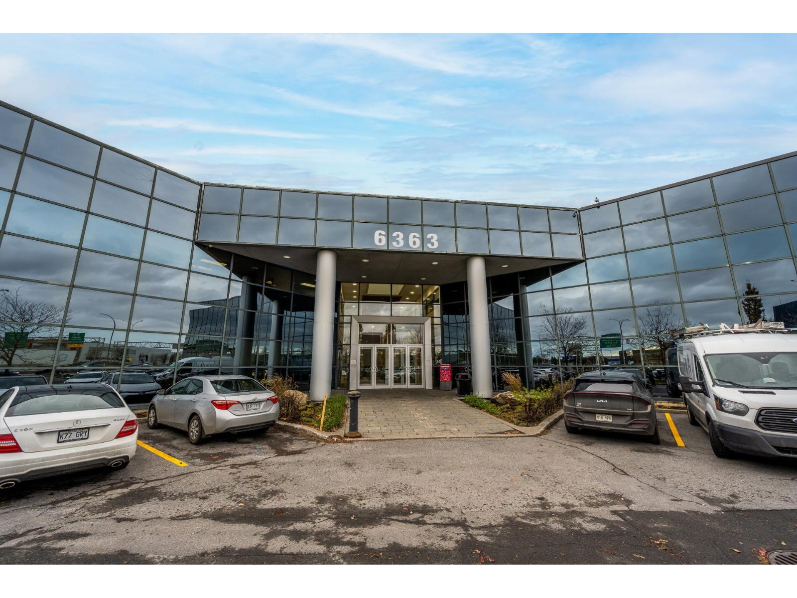 For lease: 6363 Route Transcanadienne, Montréal (Saint-Laurent), Quebec ...