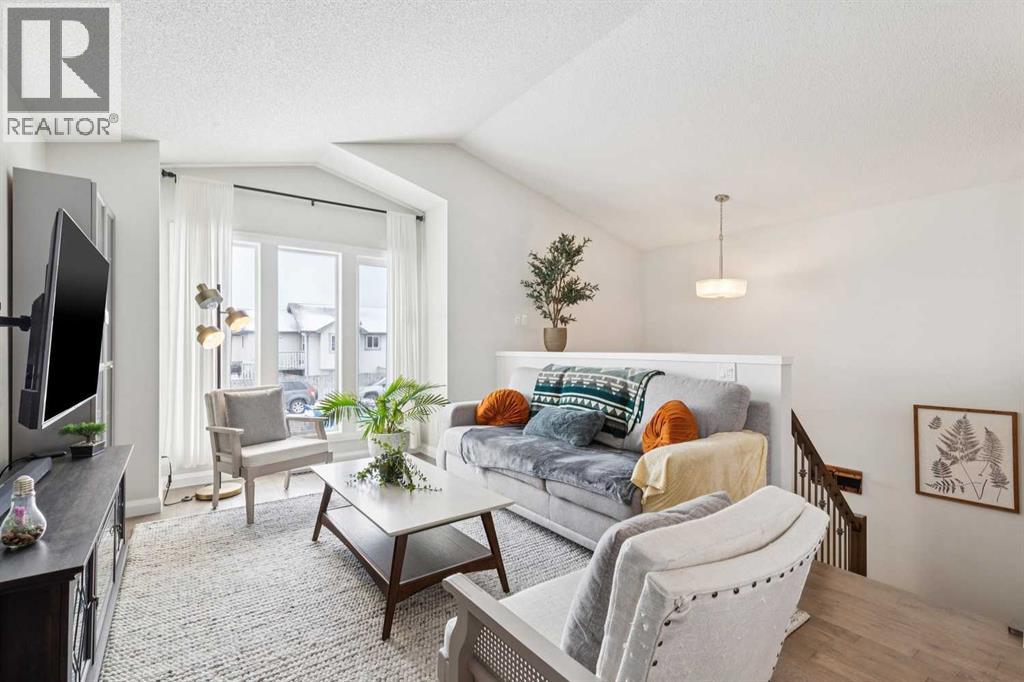 60 Erin Meadow Way SE, Calgary, Alberta T2B3A1 - A2299496 | REALTOR.ca