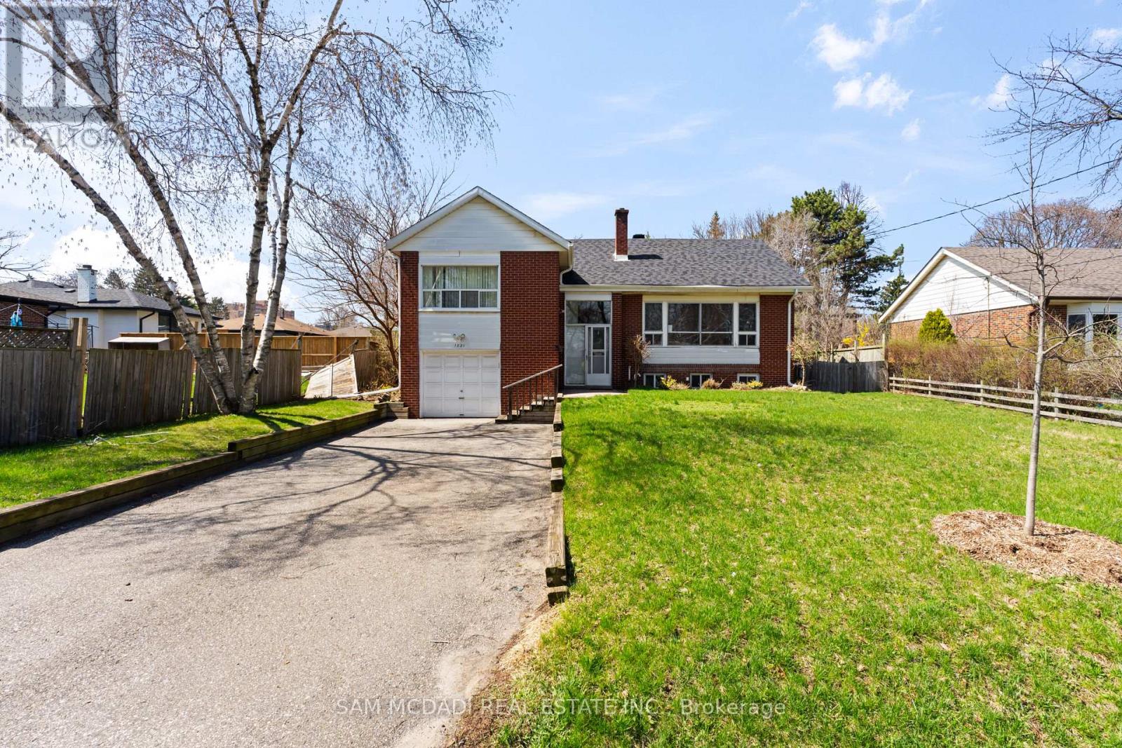 For rent: 1821 CHRISTOPHER ROAD, Mississauga (Clarkson), Ontario L5J2K7 ...