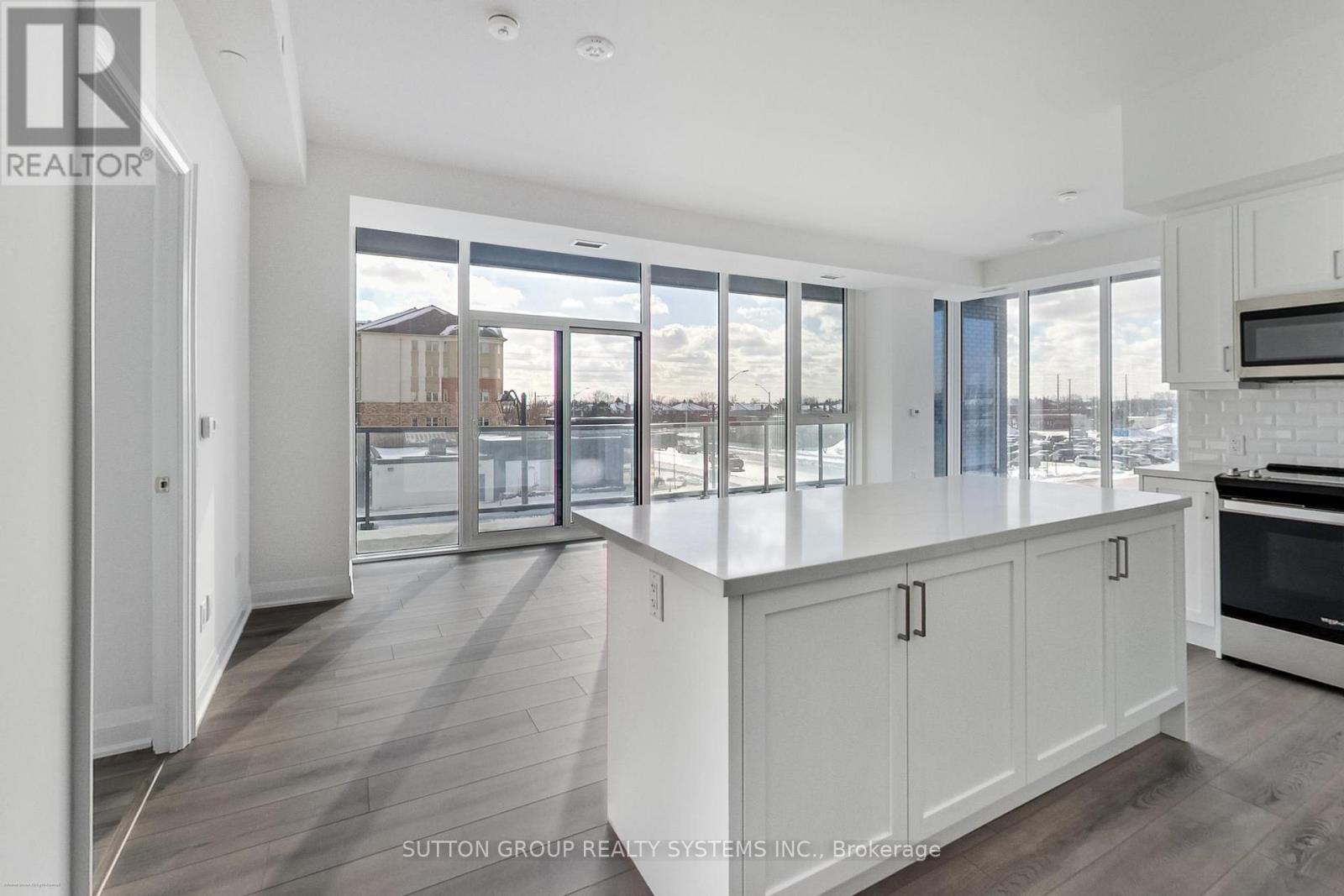 À vendre : 204 - 10 GATINEAU DRIVE, Vaughan (Beverley Glen), Ontario ...