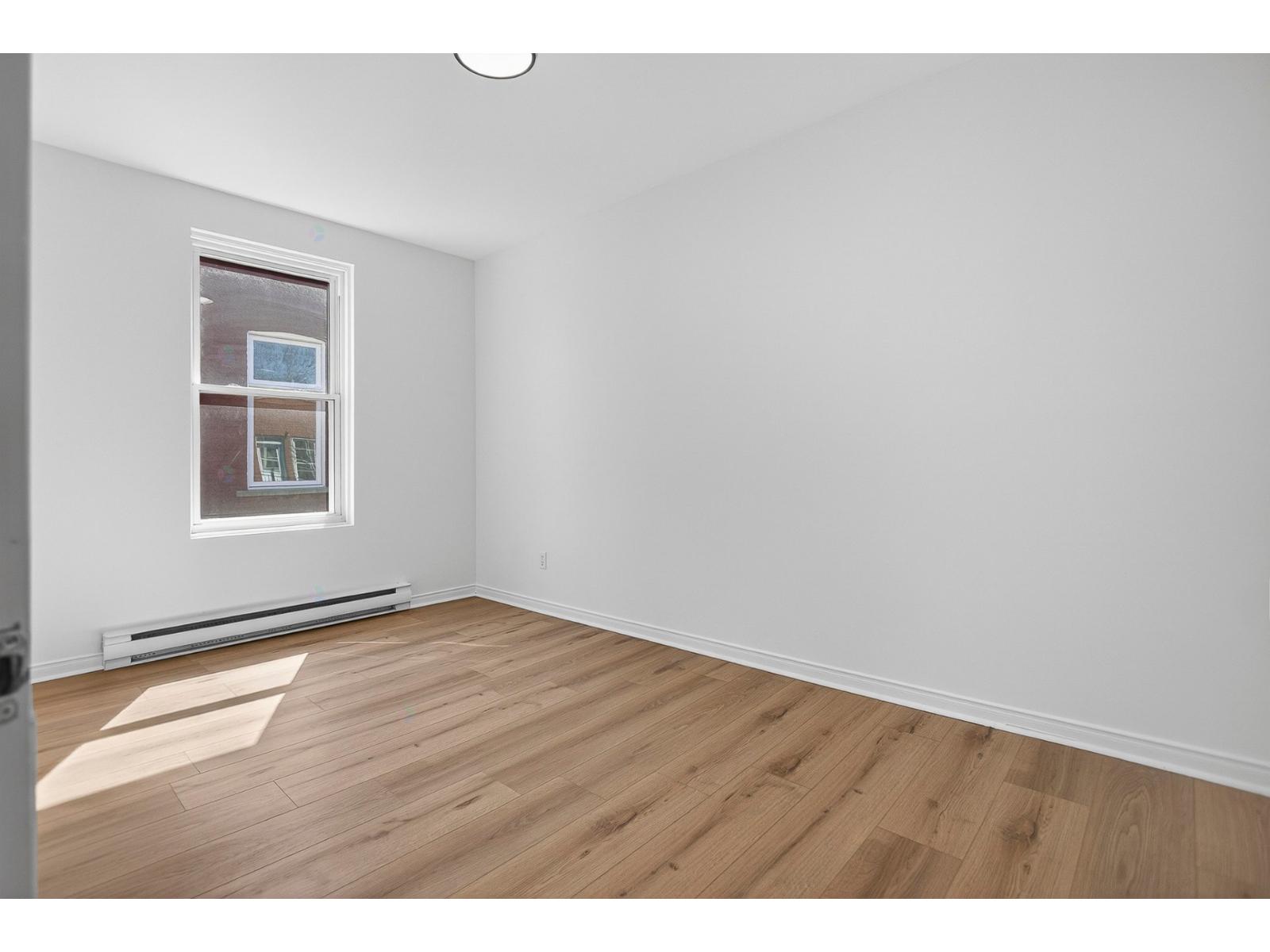À vendre : 1474 Av. Bennett, Montréal (Mercier/Hochelaga-Maisonneuve ...