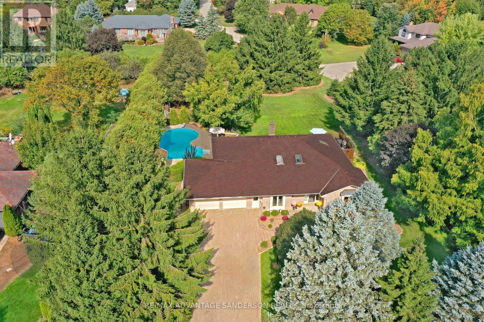For sale: 109 SALISBURY DRIVE, Middlesex Centre (Birr), Ontario N0M1P0 ...