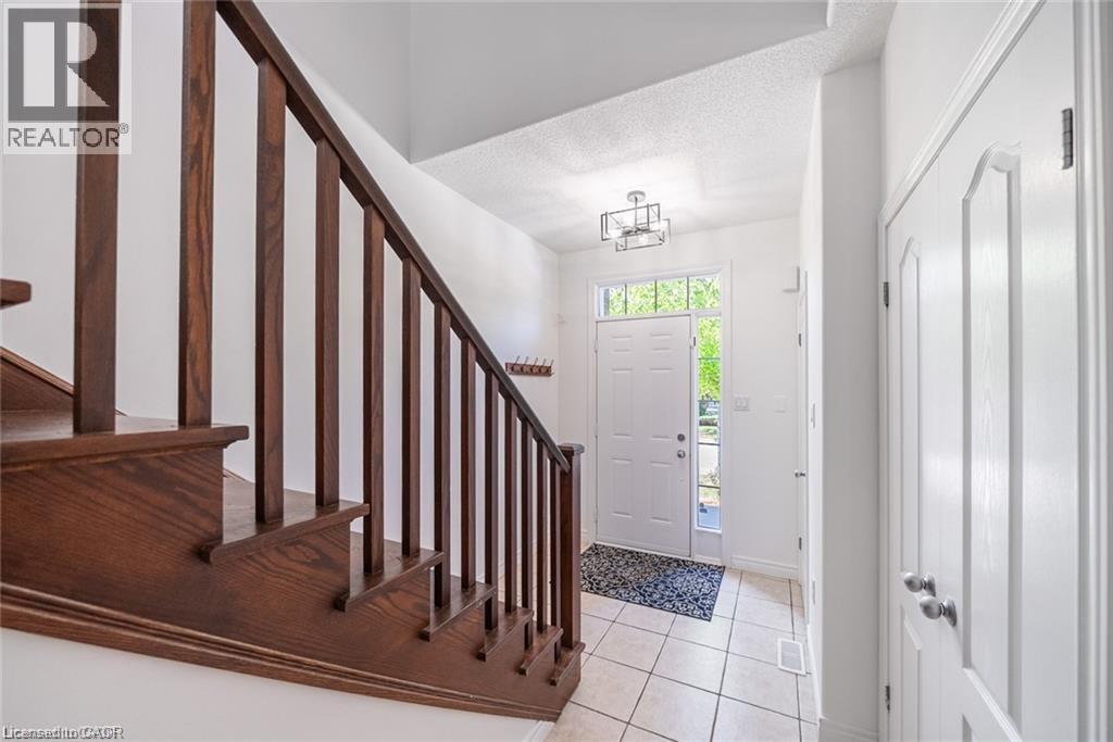 For sale: 10 LIDDYCOAT Lane Unit# 4, Hamilton, Ontario L9G0A7 ...