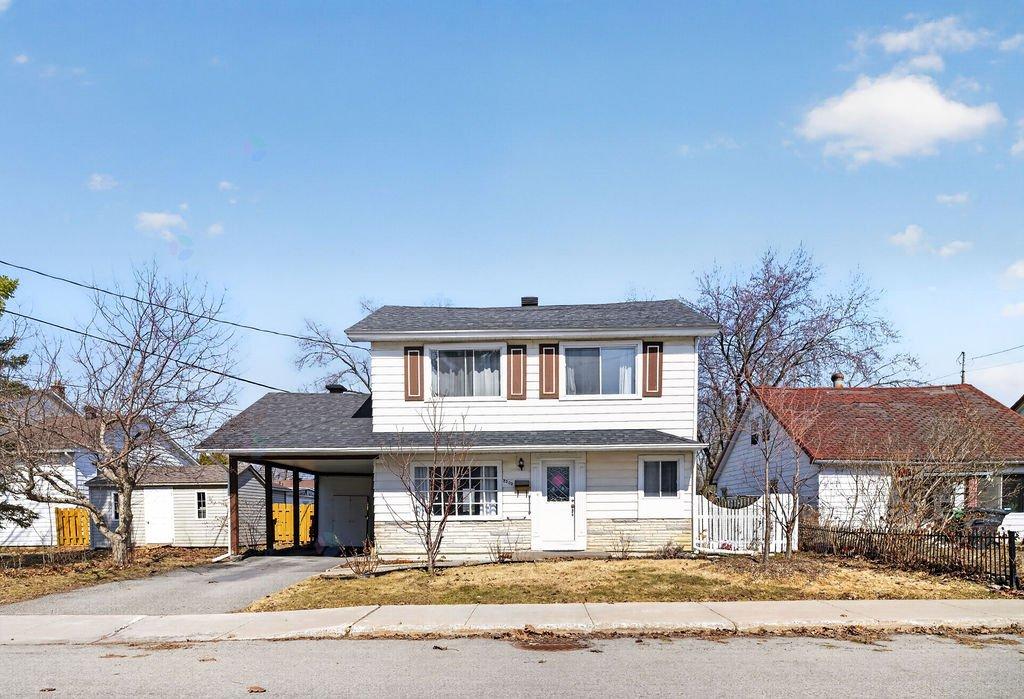 À vendre : 2305 Rue Stanislas, Montréal (Saint-Laurent), Québec H4L3B6 ...