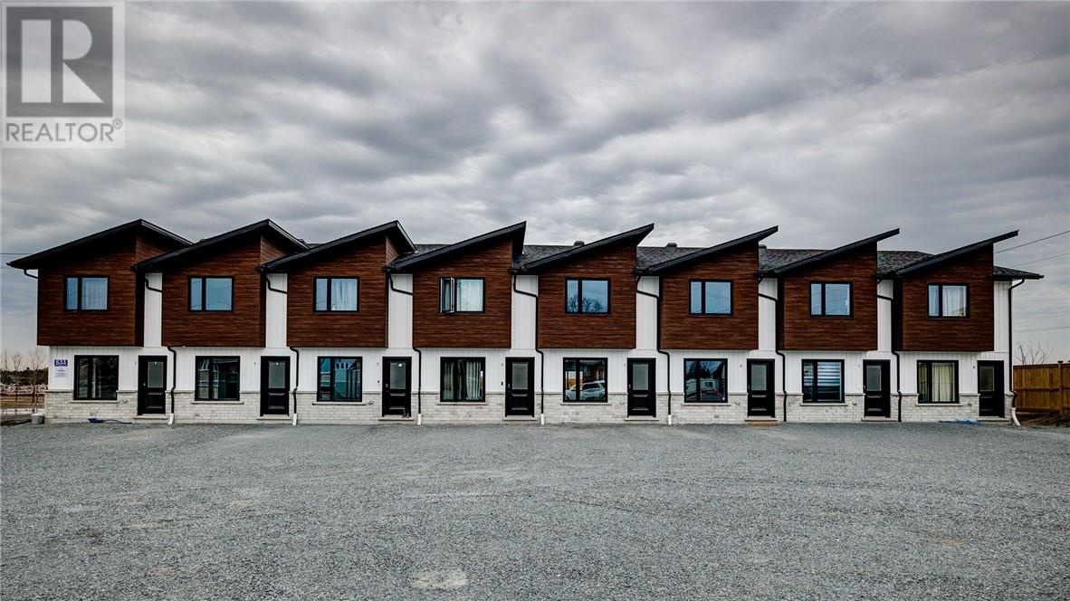 For rent: 633 Notre Dame Unit# 2, Azilda, Ontario P0M1B0 - 2126339 ...