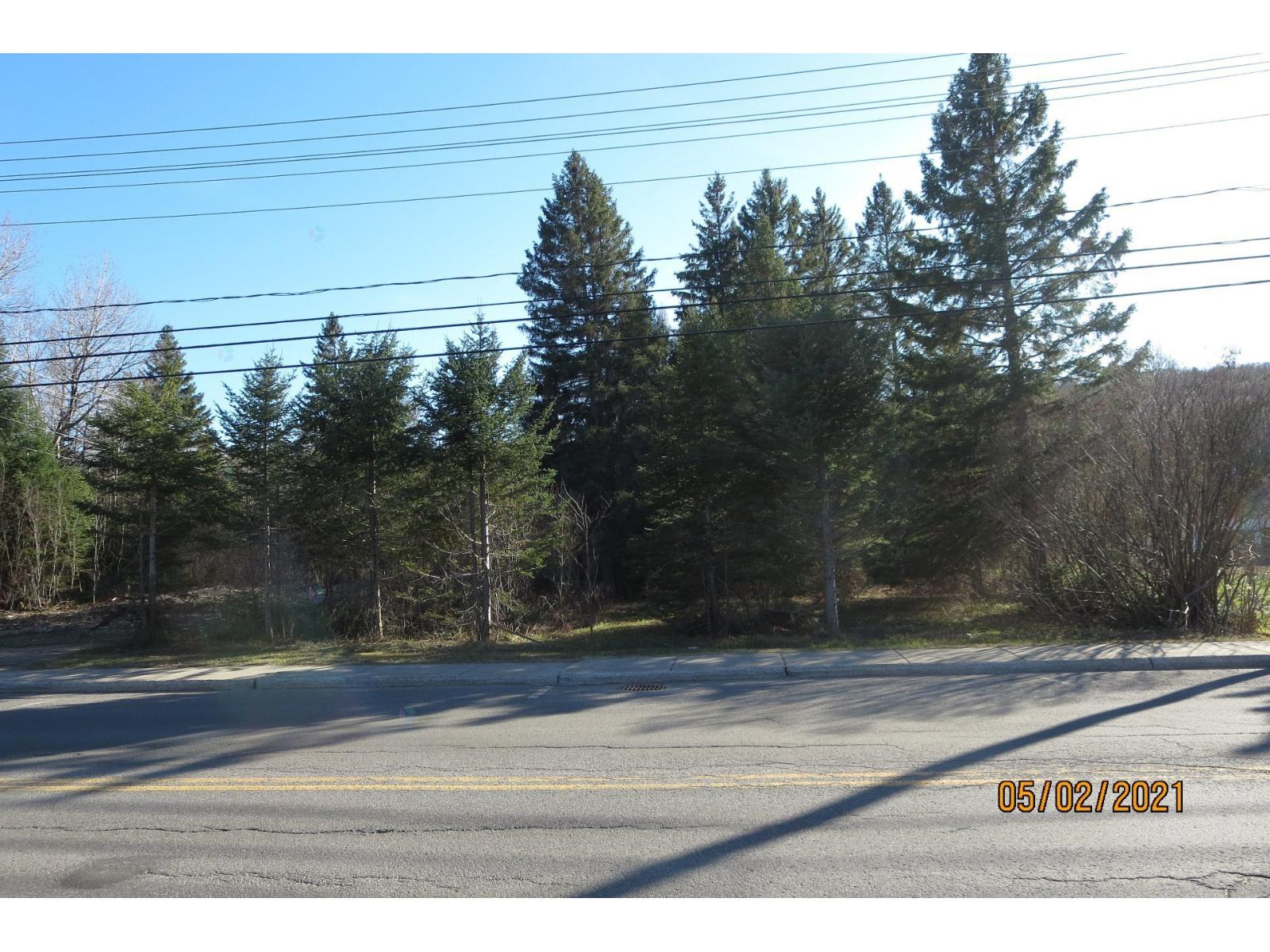 À vendre : Rue Principale, Saint-Donat, Québec J0T2C0 - 12623229 ...