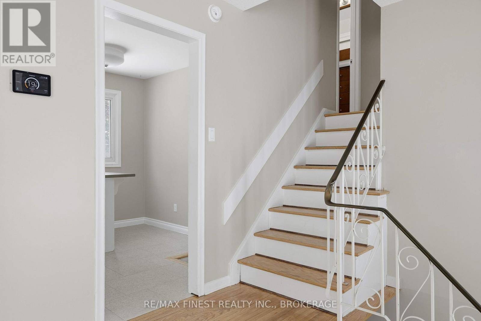 For sale: 337 AVENUE ROAD, Kingston (West of Sir John A. Blvd), Ontario ...