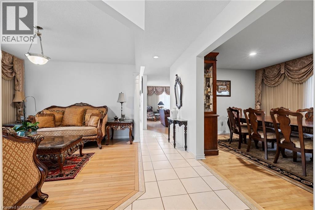 For sale: 3 NATURE Court, Hamilton, Ontario L9C7T5 - 40814002 | REALTOR.ca