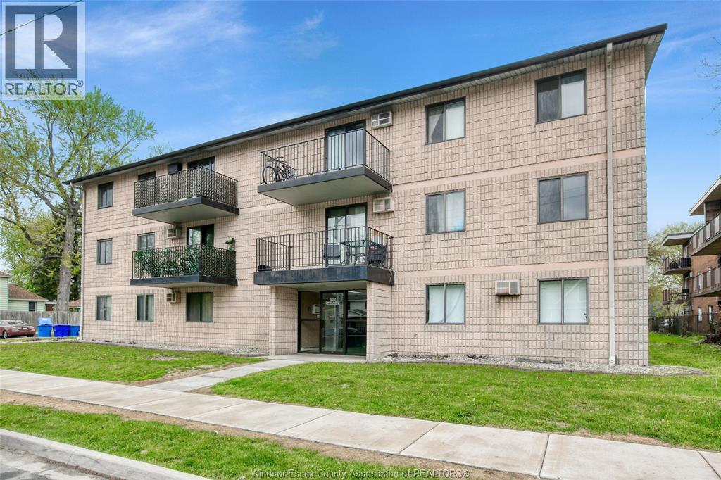 For rent: 3355 SANDWICH Unit# 102, Windsor, Ontario N9C1B2 - 26009927 ...