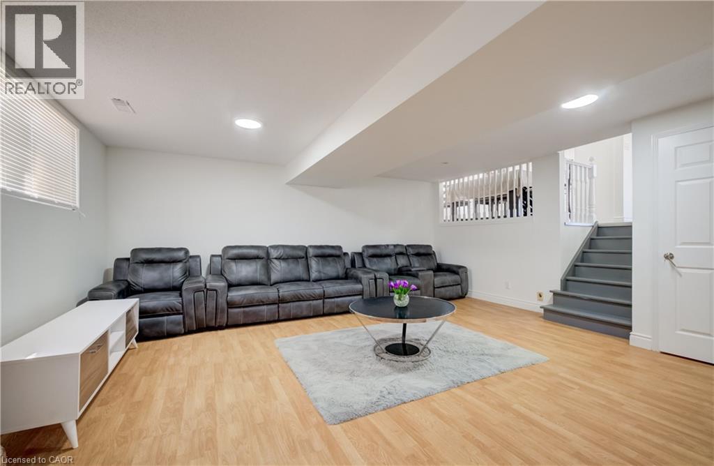 For sale: 115 WESTVALE Drive, Waterloo, Ontario N2T1K1 - 40817021 ...