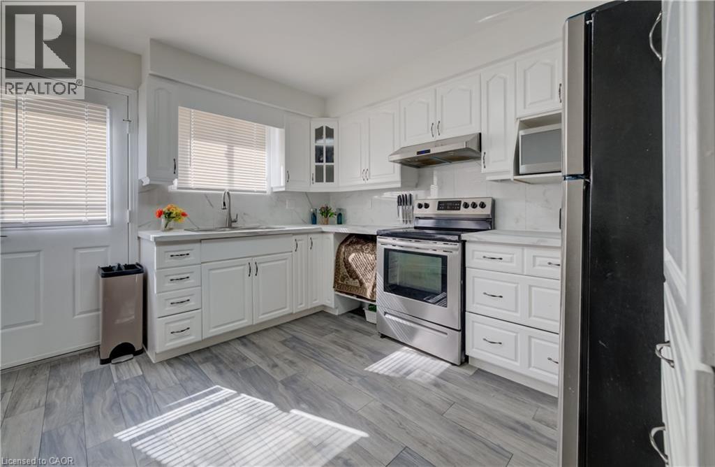 For sale: 115 WESTVALE Drive, Waterloo, Ontario N2T1K1 - 40817021 ...