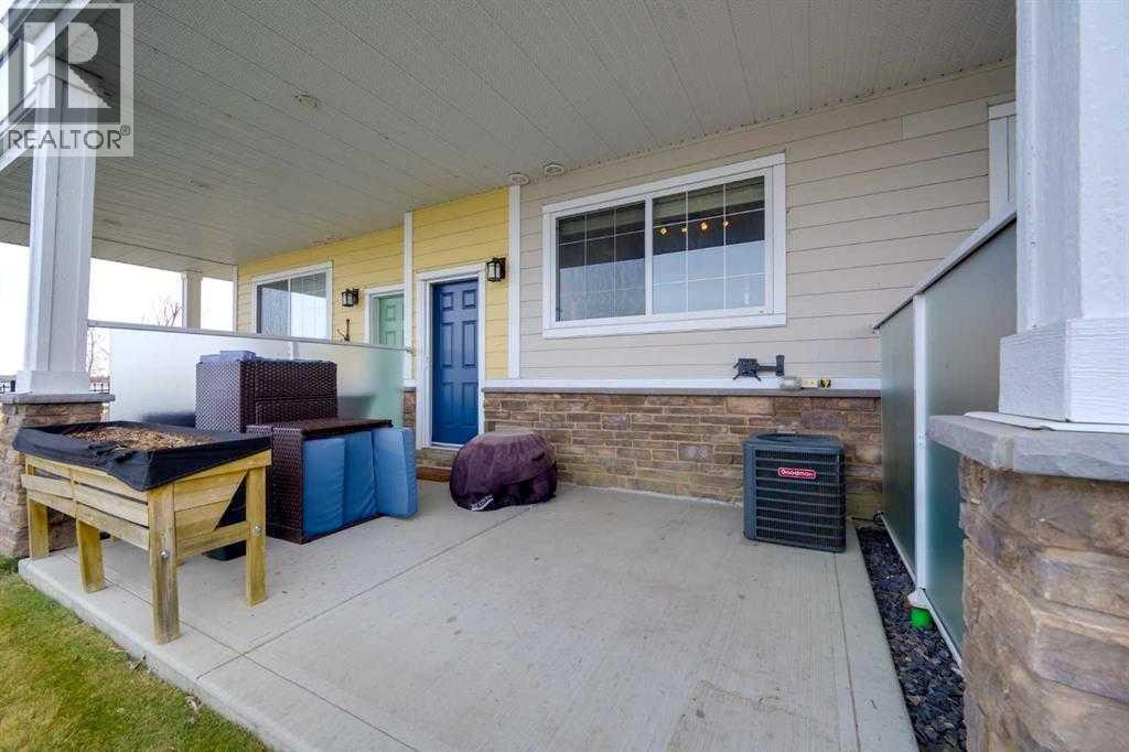 For sale: 124, 5210 Lakeshore Drive, Sylvan Lake, Alberta T4S0M6 ...