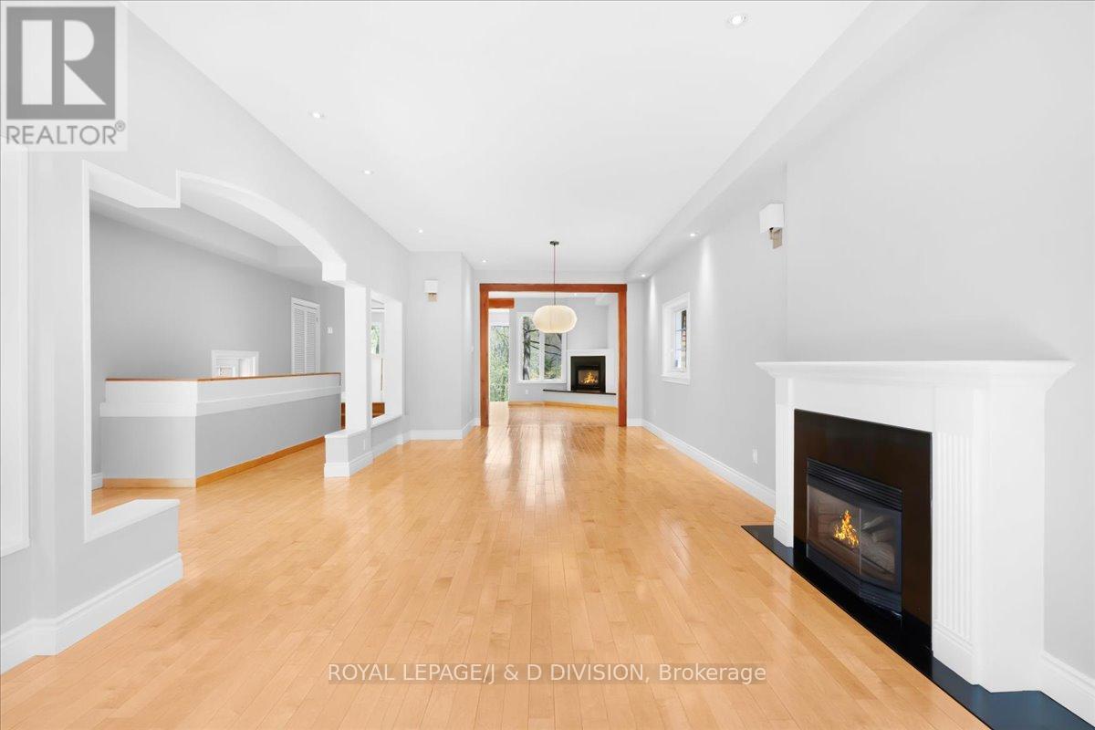 For rent: 73 ASTLEY AVENUE, Toronto (Rosedale-Moore Park), Ontario ...