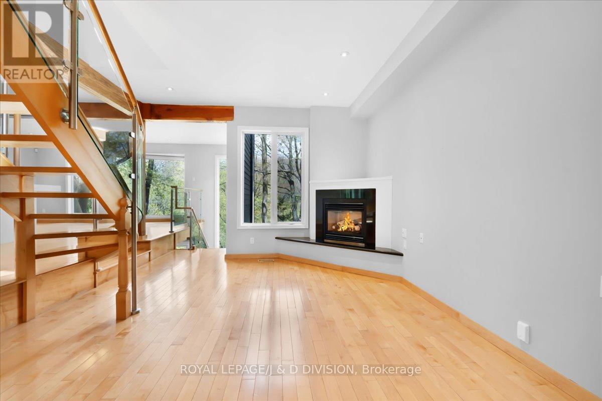 For rent: 73 ASTLEY AVENUE, Toronto (Rosedale-Moore Park), Ontario ...