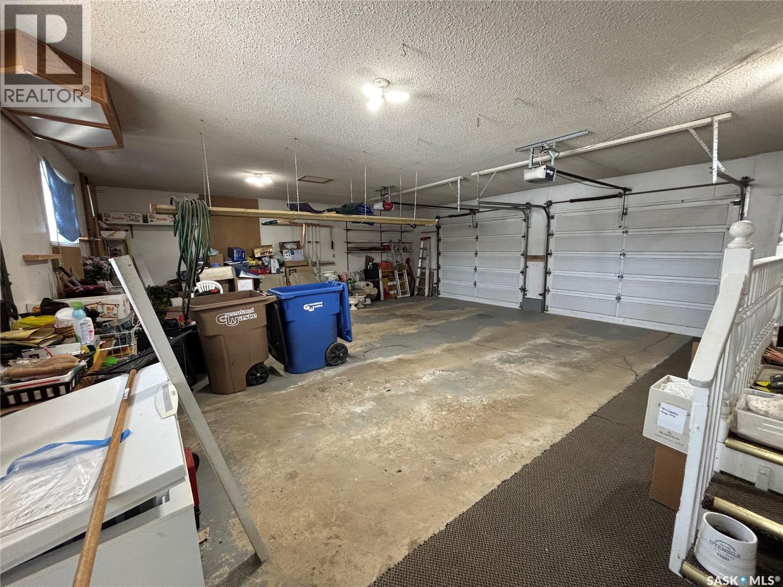 For sale: 101 Kennedy DRIVE, Melfort, Saskatchewan S0E1A0 - SK035854 ...