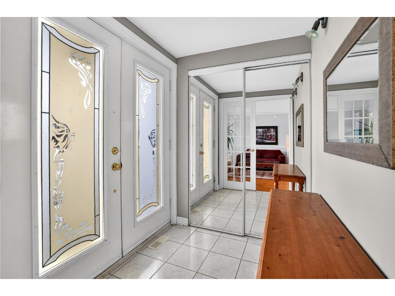 For sale: 340 Rue Roger-Pilon, Dollard-des-Ormeaux, Quebec H9G2W2 ...