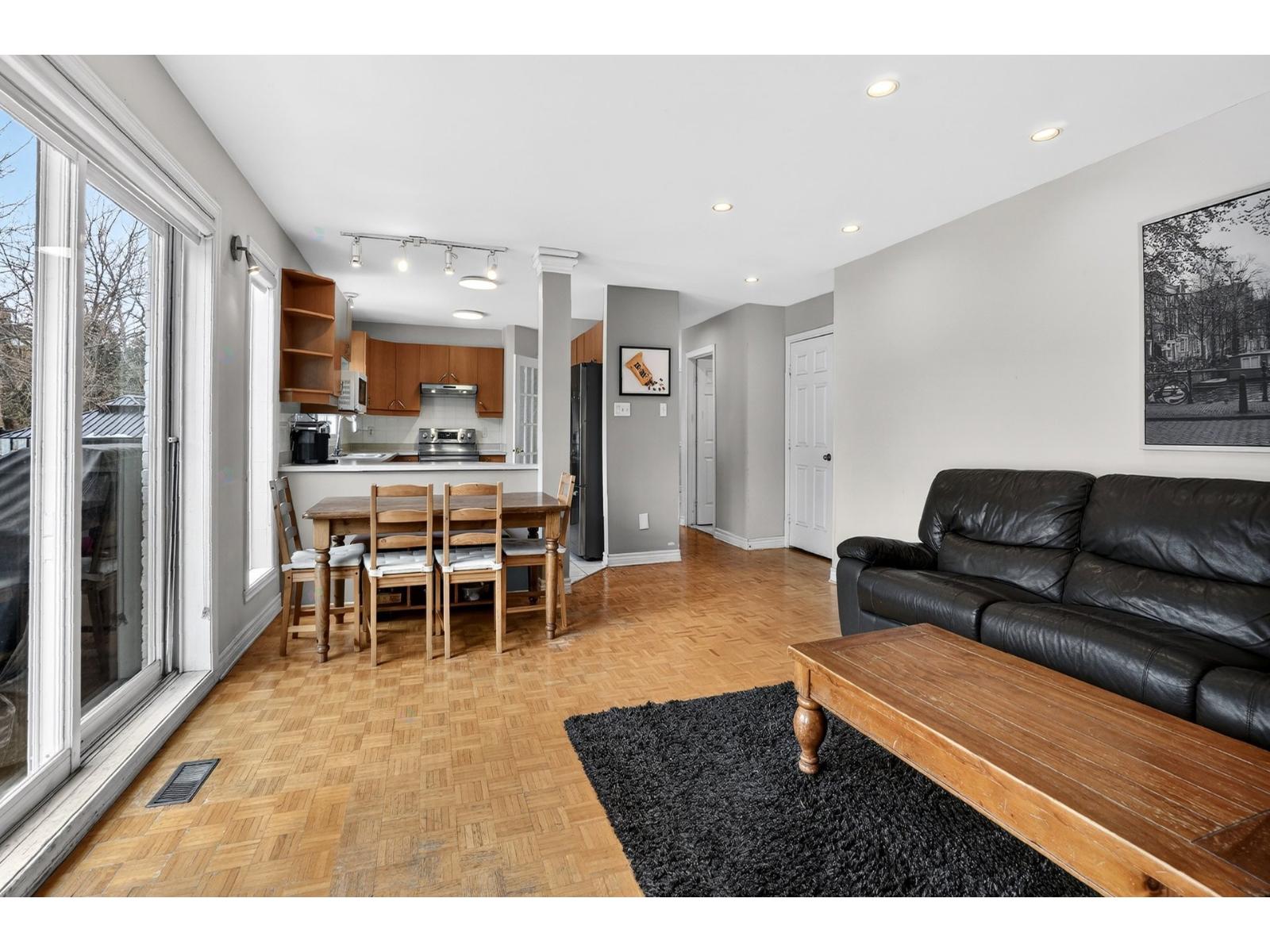 For sale: 340 Rue Roger-Pilon, Dollard-des-Ormeaux, Quebec H9G2W2 ...