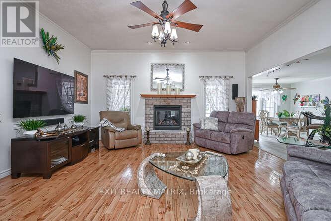 For sale: 2573 MITCHELL STREET, Ottawa, Ontario K0A2P0 - X12697458 ...